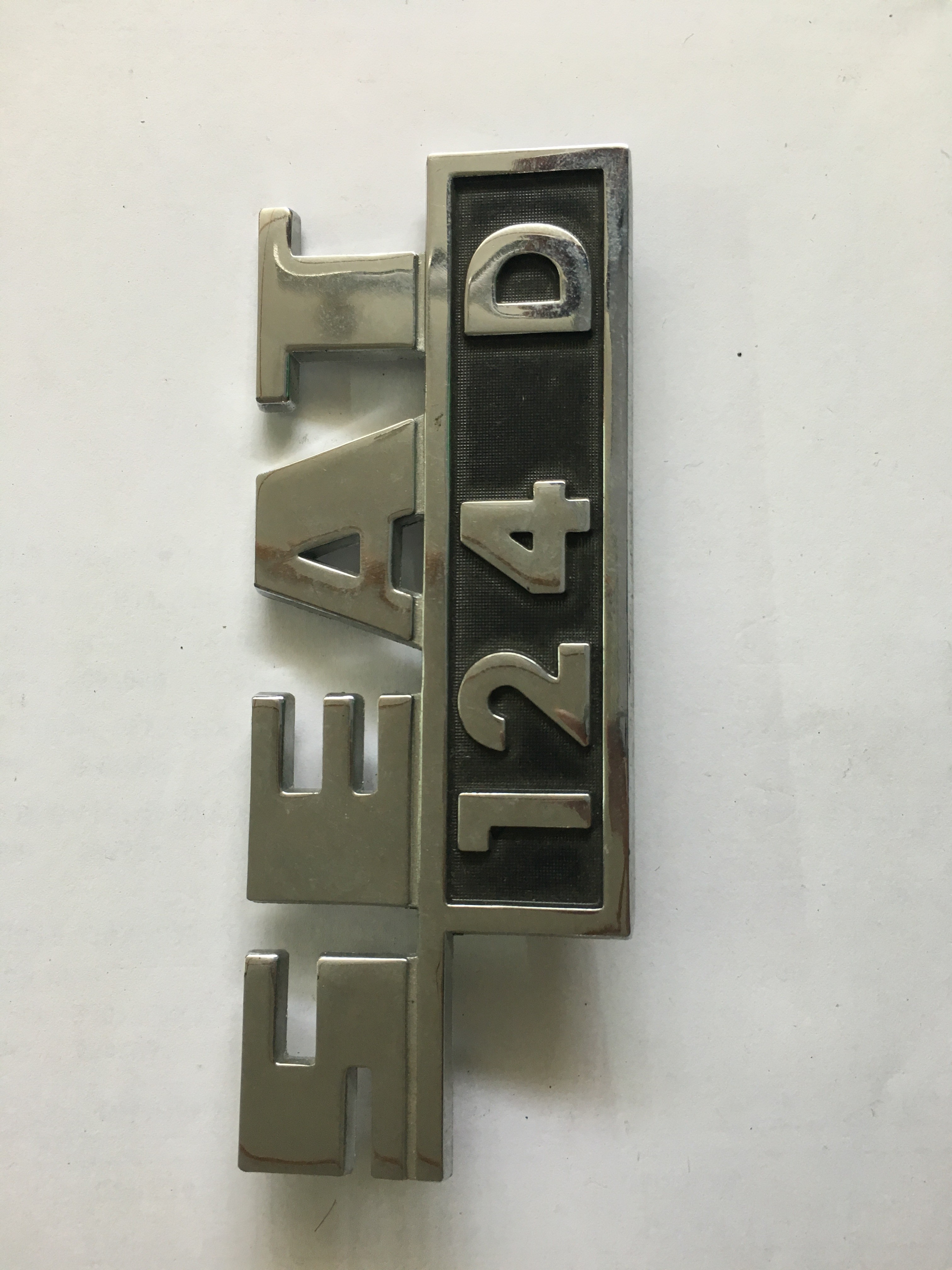 Emblema Seat 124 D